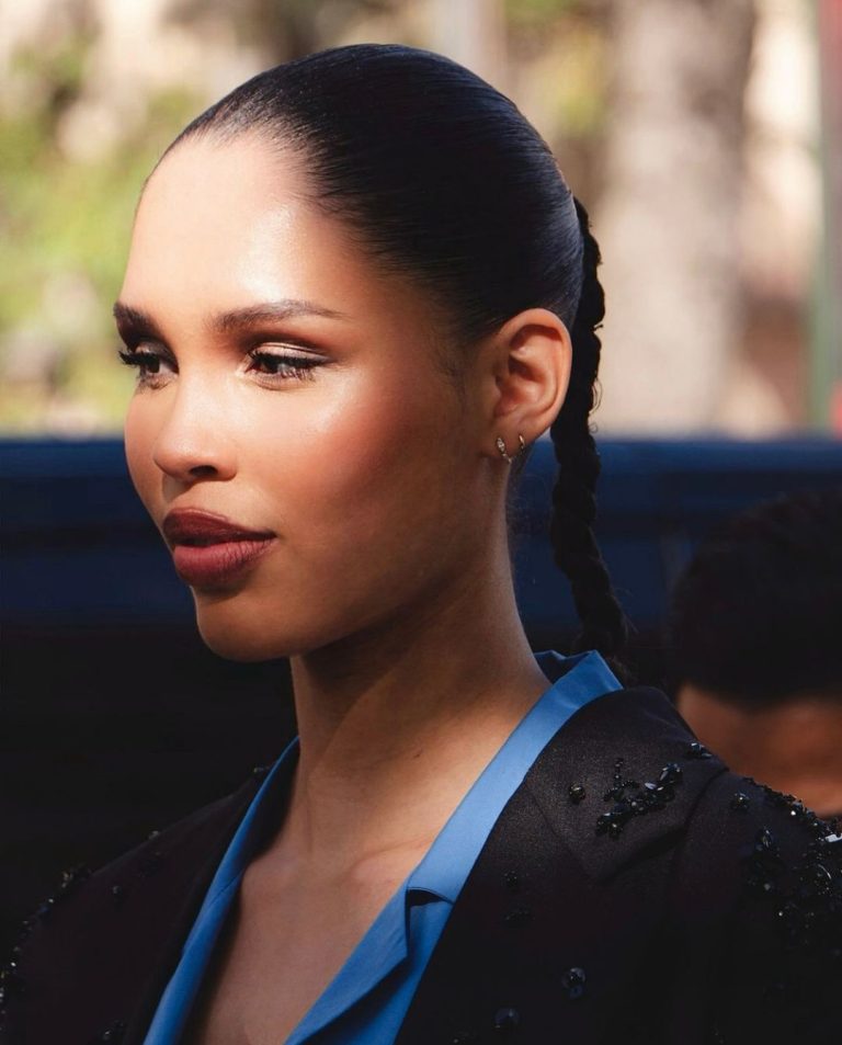 Nara Aziza Smith – Age, Contact for Brands, Fans Insights - ConnectFame